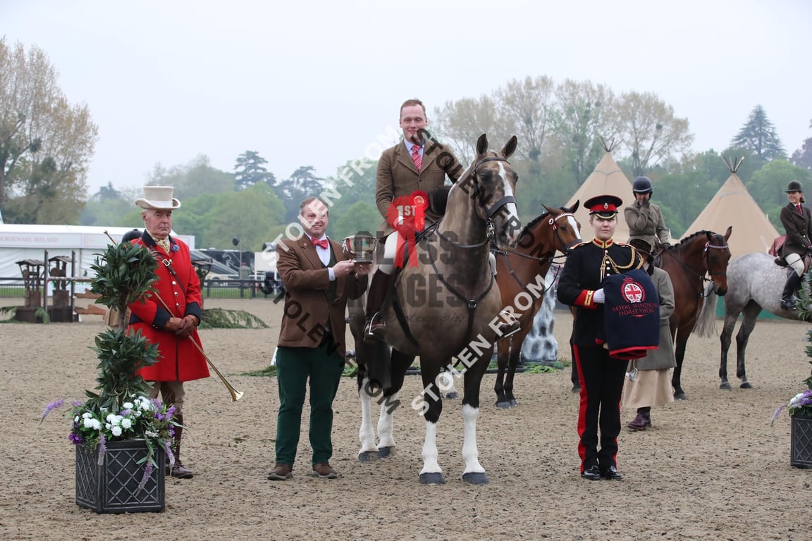 E15_0392 2024 - 1st Class Images