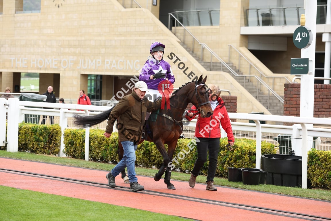 H16_6097 2025 - 1st Class Images